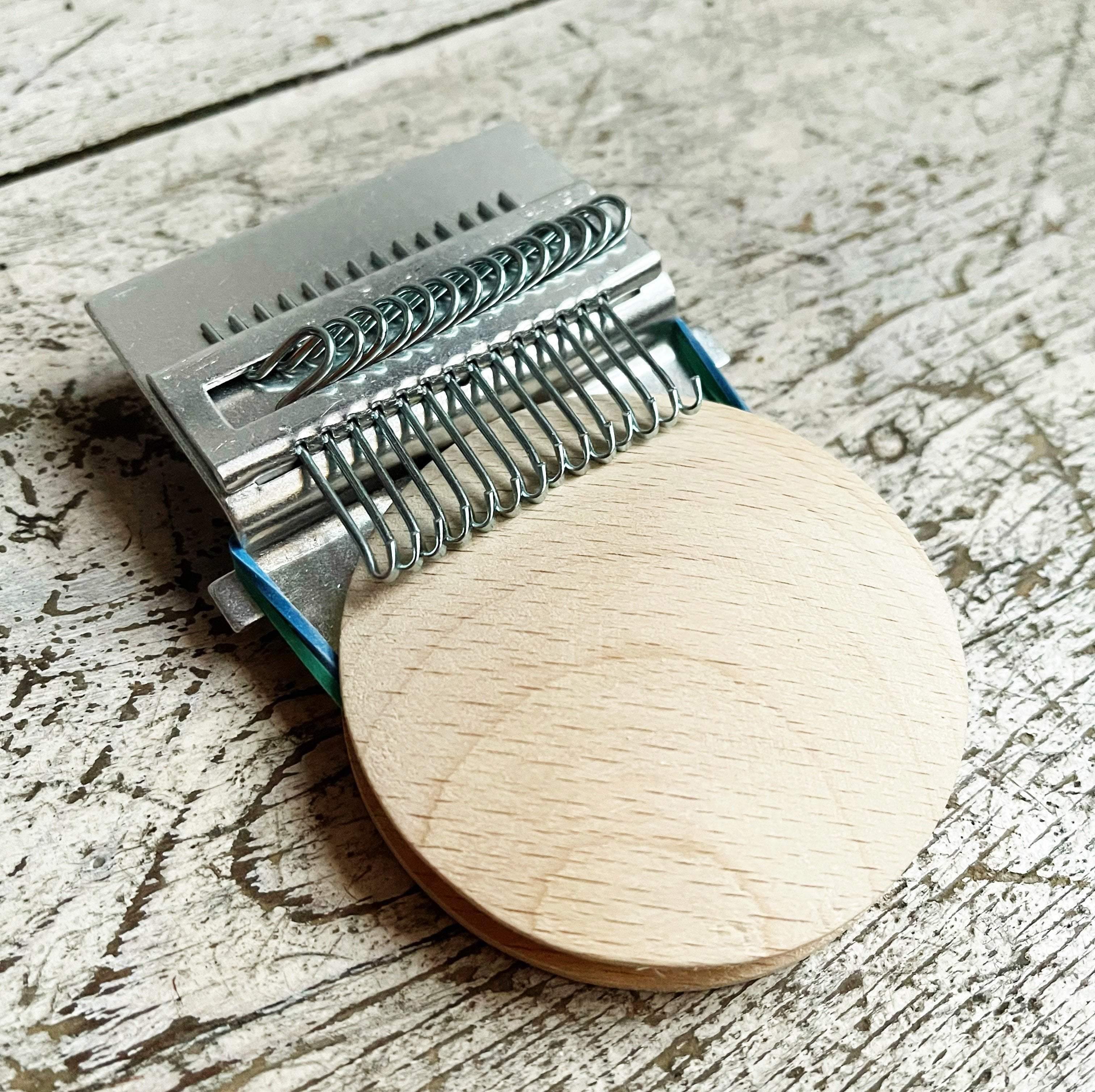 Small Loom (Speedweve Replica) Darning tool | Tribe Yarns, London ...